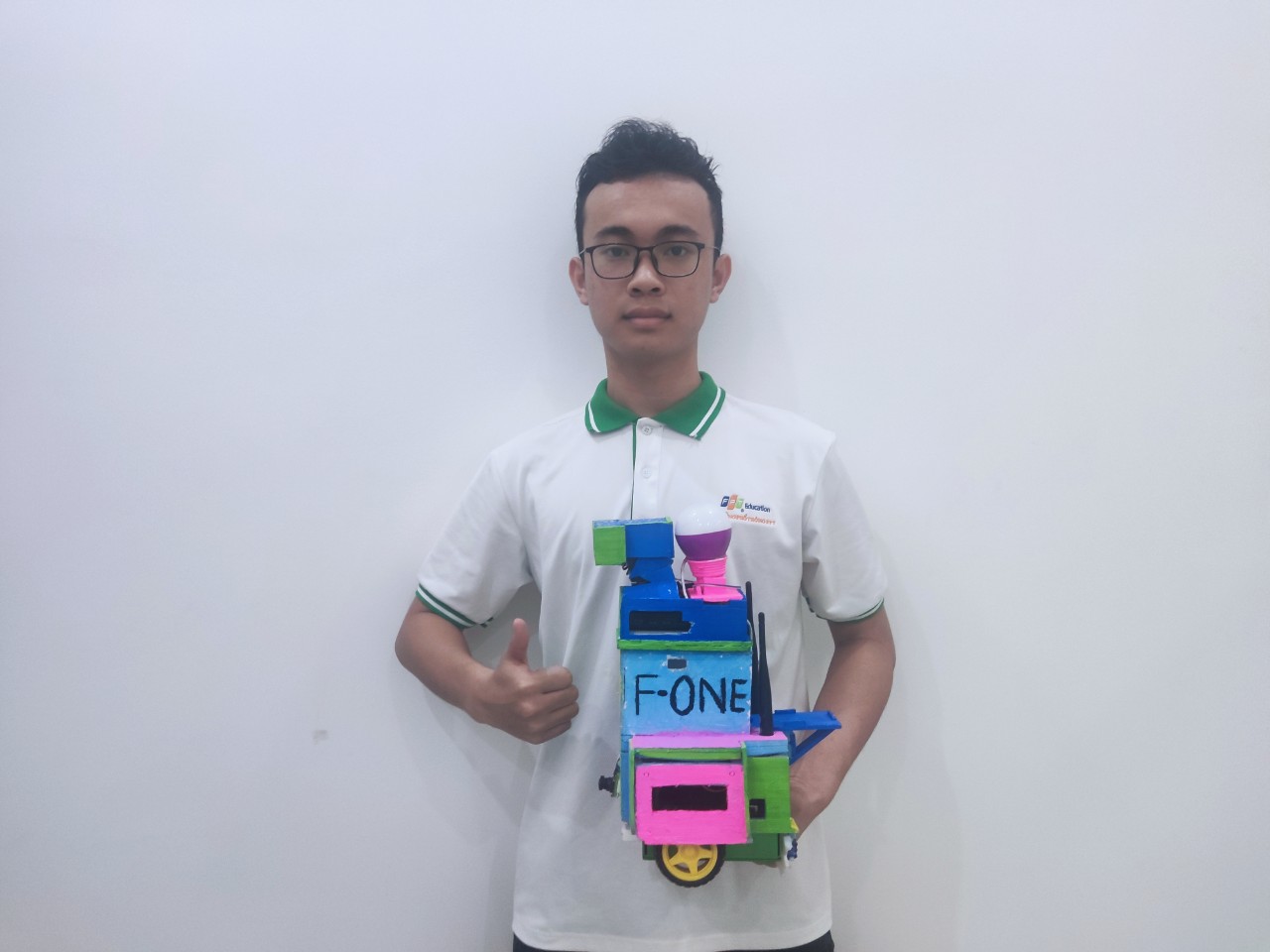 Sản phẩm Robot F-ONE của học sinh trường THPT FPT Đà Nẵng lọt vào vòng ...
